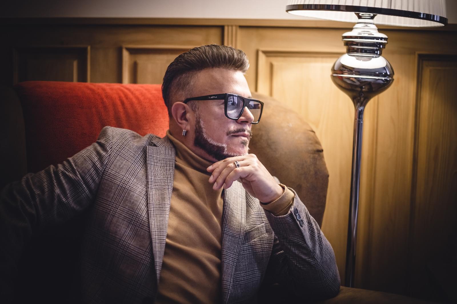 20 Let Inovace a Elegance ve Světě Designu | Osmany Laffita